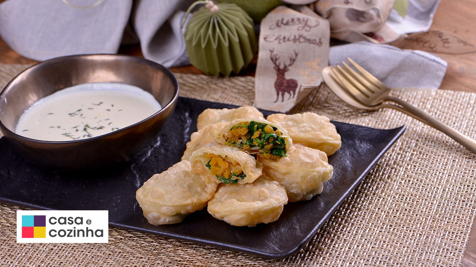 Barbajuan de legumes com molho de queijo Mahón - Casa e Cozinha